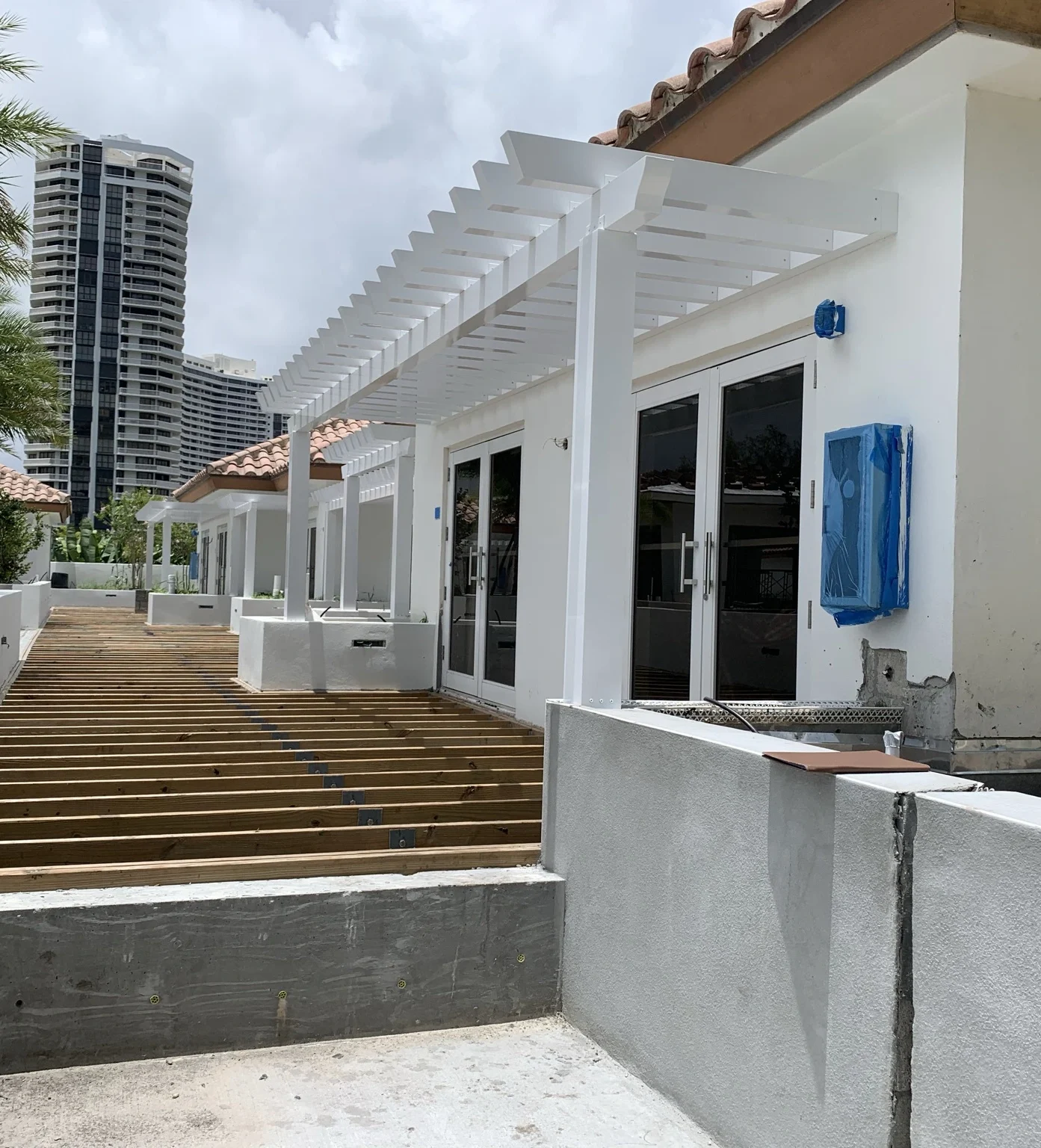 Custom Aluminum Trellises in Aventura, Florida - DOP Engineering